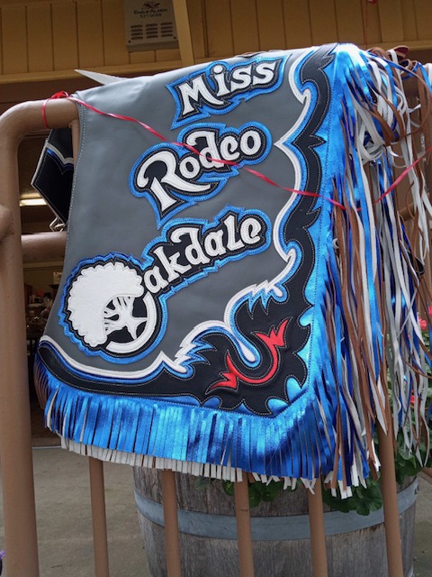 Queen Photos - OAKDALE RODEOOAKDALE RODEO